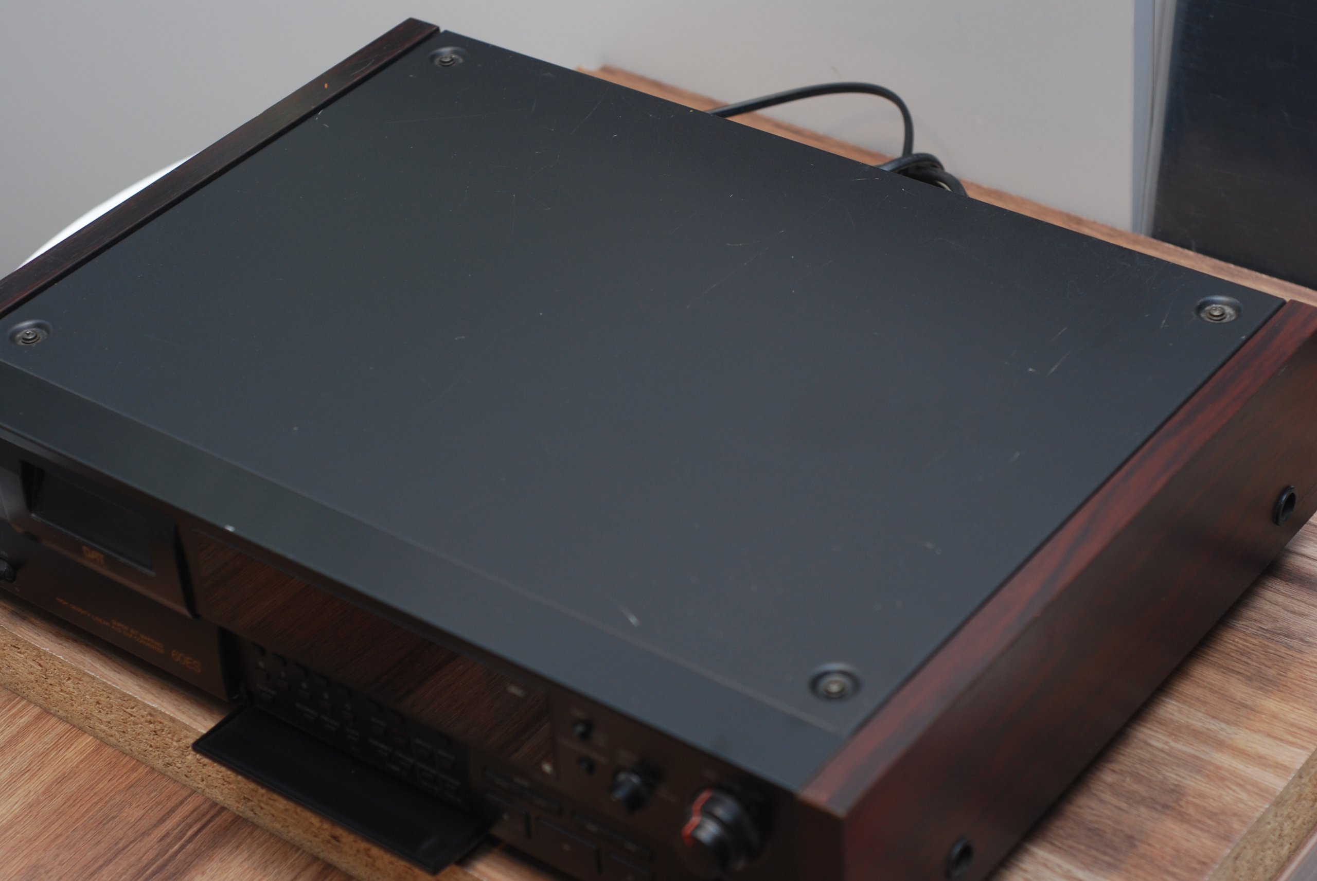 MAGNETOFON CYFROWY DAT SONY DTC-60ES / DREWNO - 7242555441 - oficjalne archiwum allegro