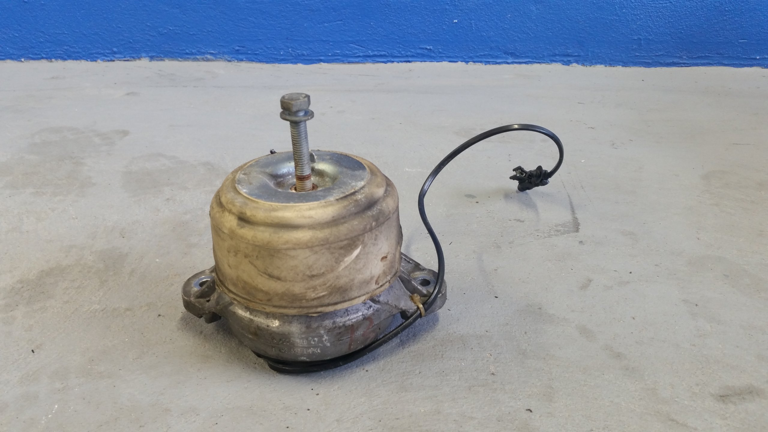 PODUSZKA SILNIKA A2212404717 - W221 12R 3.5 V6 AMG - 7635930304 ...