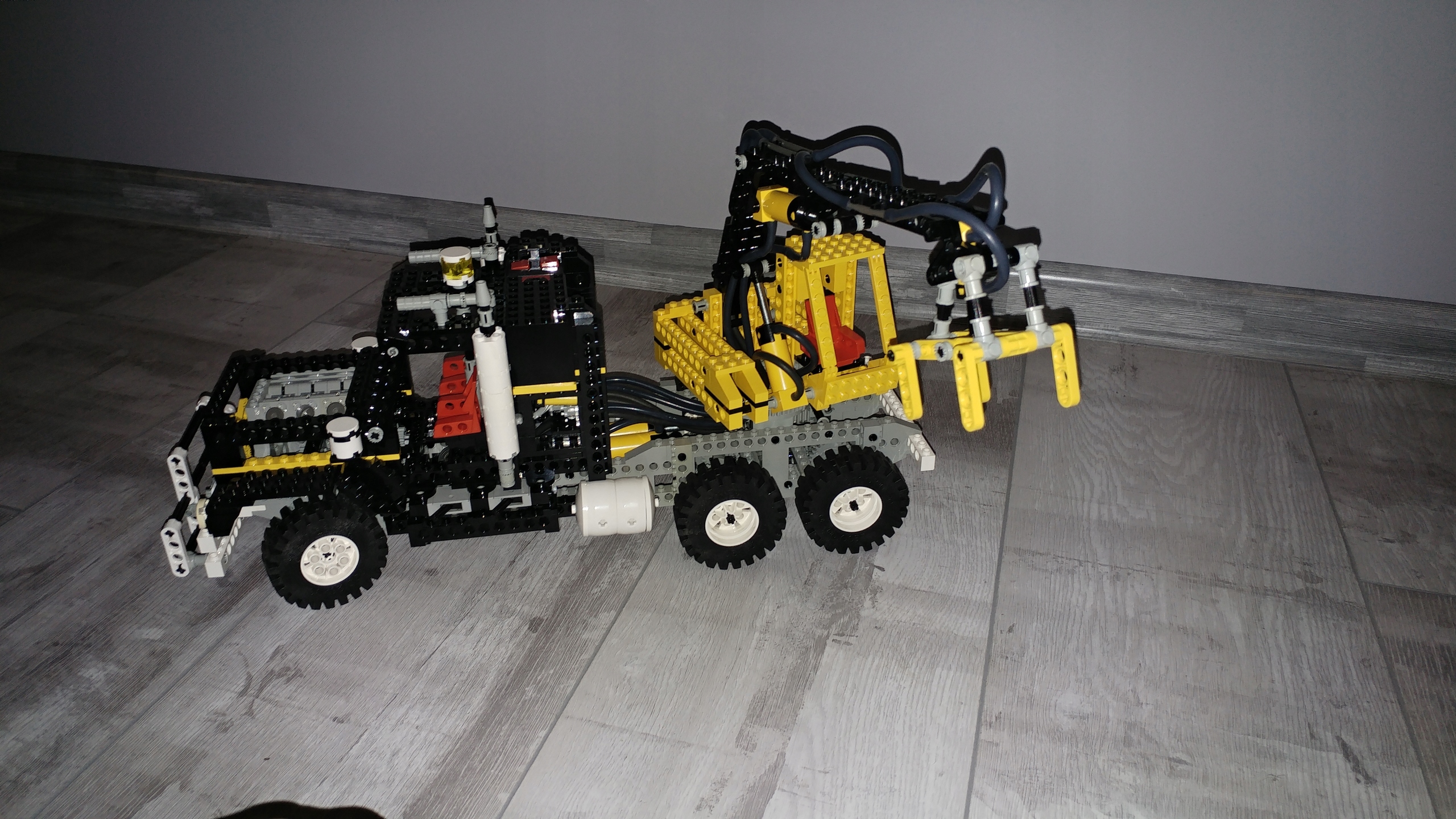 Lego Technic 8868 , AirTech Claw Rig - 7609260763 - oficjalne archiwum ...