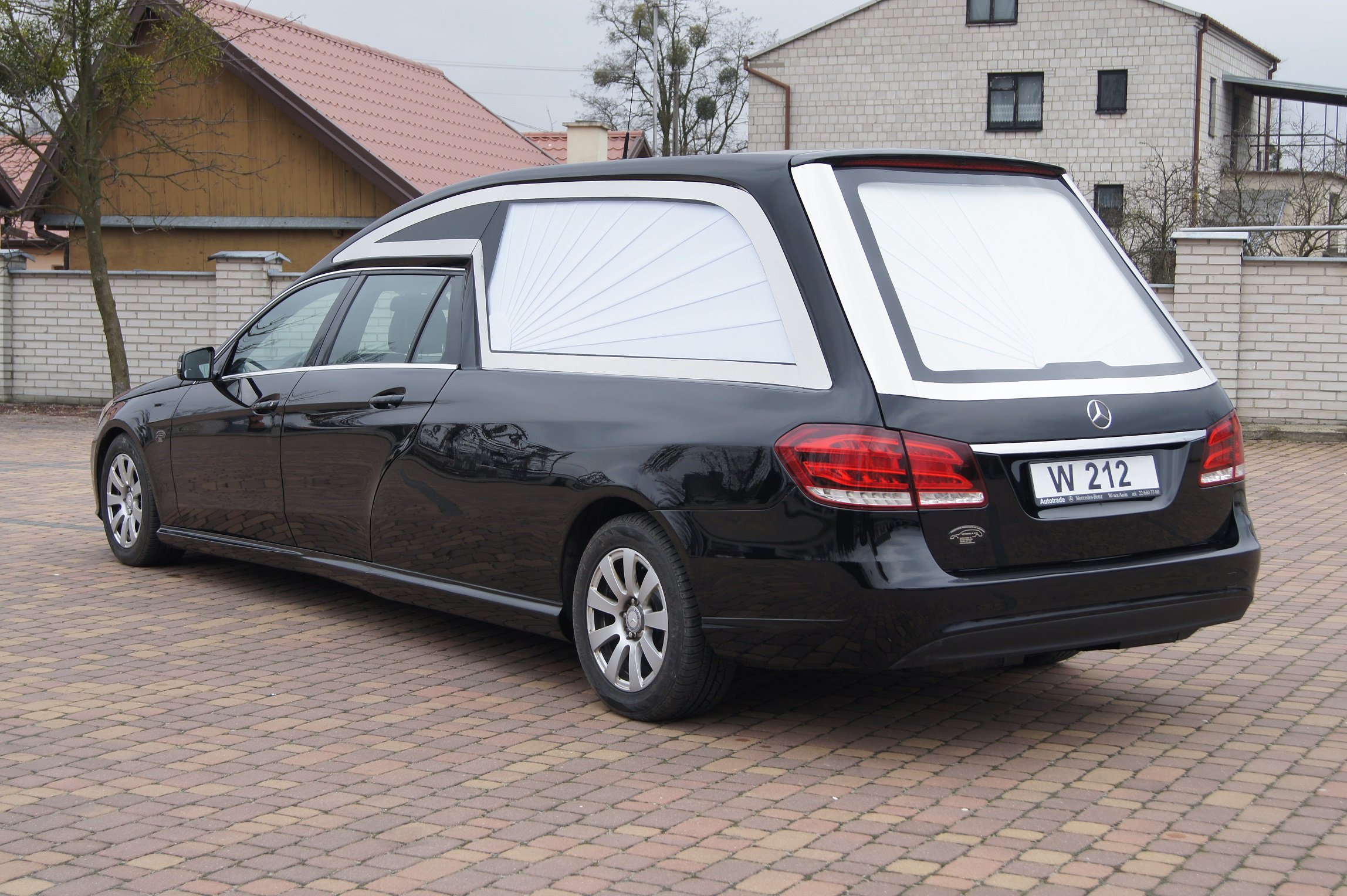 KARAWAN POGRZEBOWY MERCEDES W212 ZABUDOWA - 7055153760 - oficjalne ...
