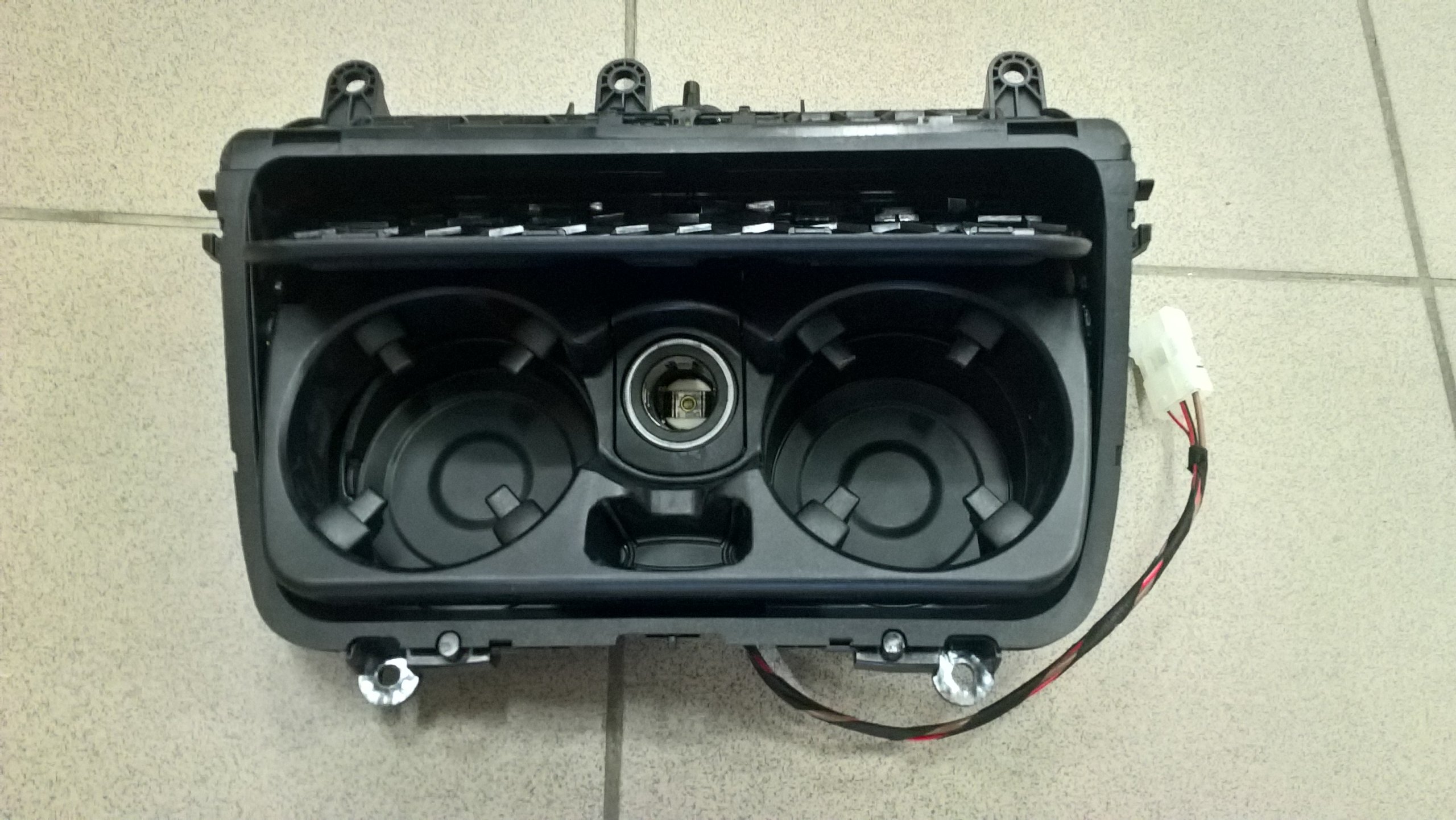 Uchwyt na napoje OEM BMW F10 F11 51169241714 - 7258823691 - oficjalne ...