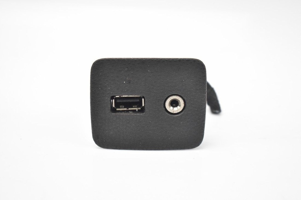 GNIAZDO USB AUX FORD FIESTA MK7 12-17 - 7779411877 - oficjalne archiwum ...