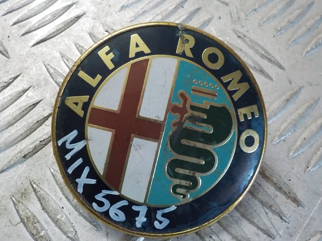 ZNACZEK EMBLEMAT LOGO ALFA ROMEO - 7245302987 - oficjalne archiwum Allegro