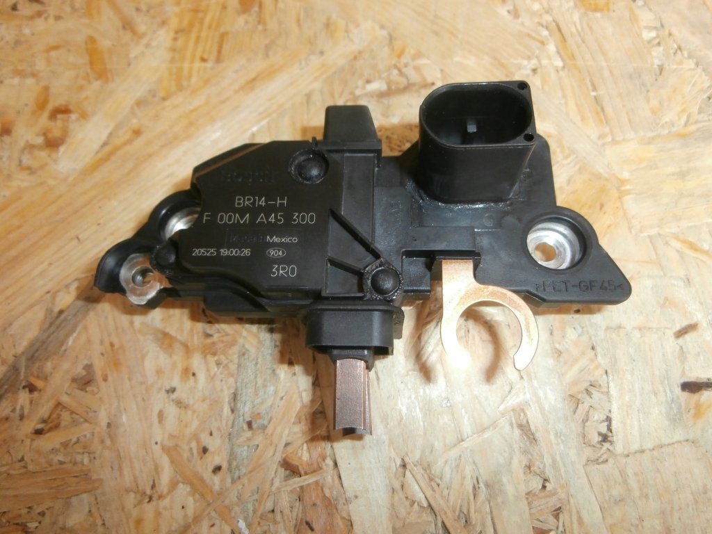 REGULATOR NAPIĘCIA VW AUDI SEAT SKODA F00MA45300 - 6121033642 ...