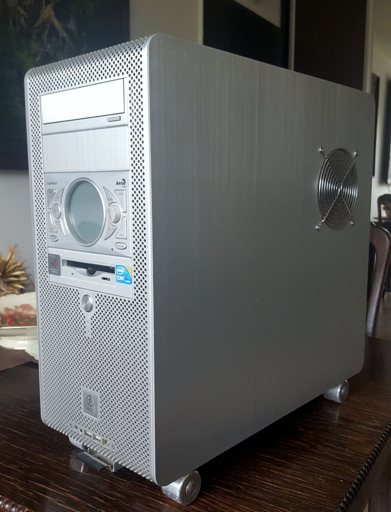 Lian Li PC-V1000 computer case - 7191714806 - oficjalne archiwum Allegro