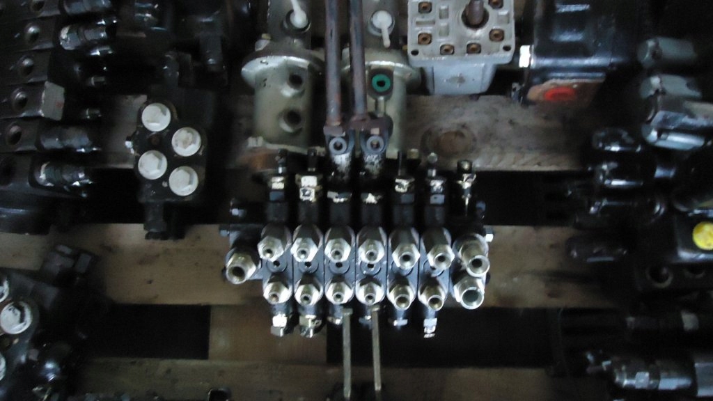 JCB 3CX 2CX,MINI KOPARKA ROZDZIELACZE HUSCO - 7391951536 - oficjalne ...