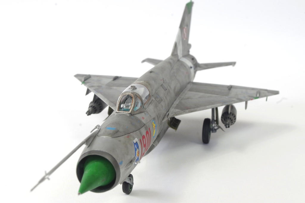 MiG-21M, MF, UM gotowy model skala 1:32 - 7216410055 - oficjalne ...
